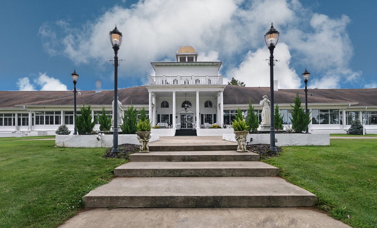 About - The Four Seasons Island Resort