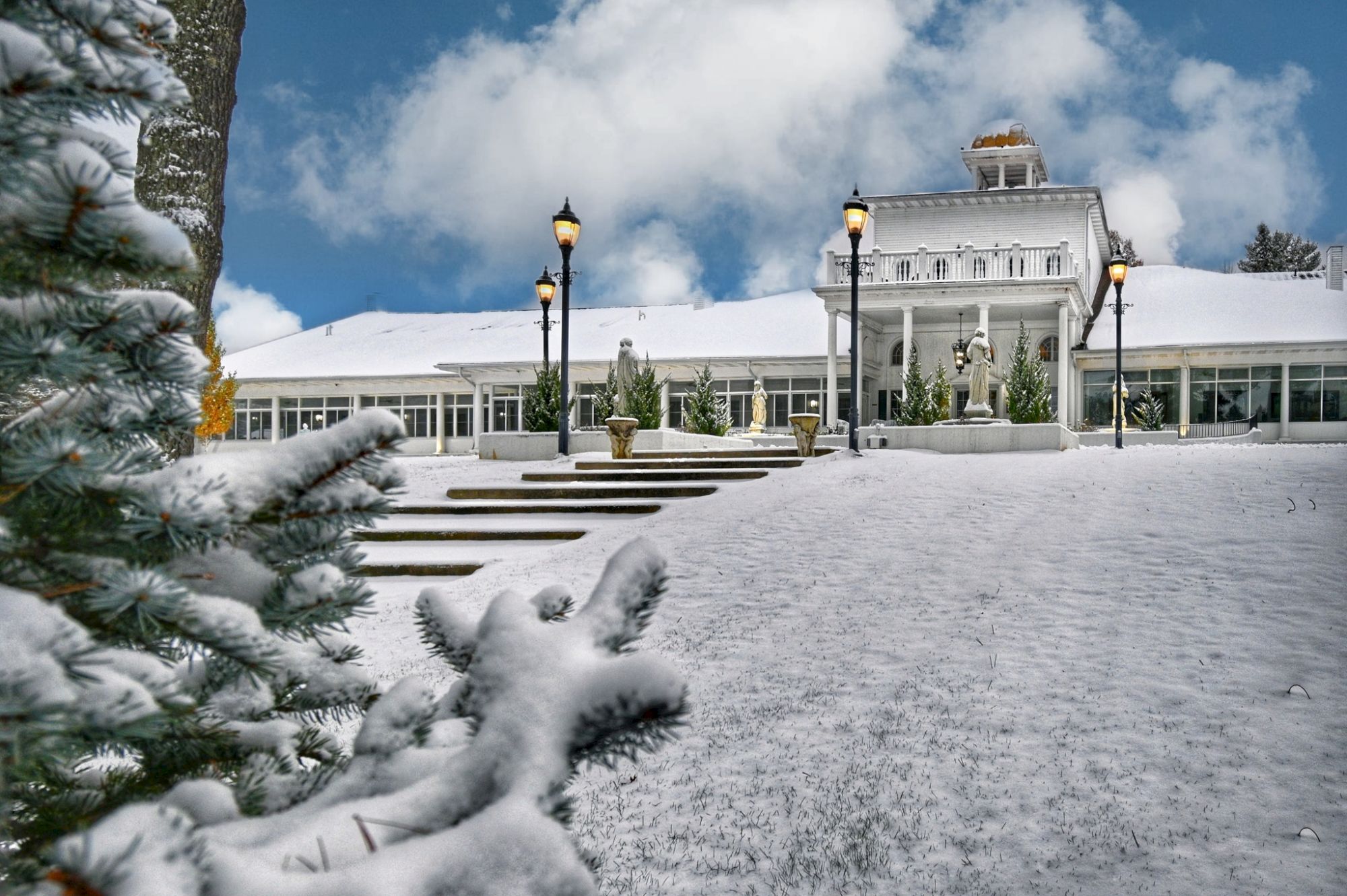 The Four Seasons Island Resort™ a Luxury Wisconsin Resort in Pembine WI